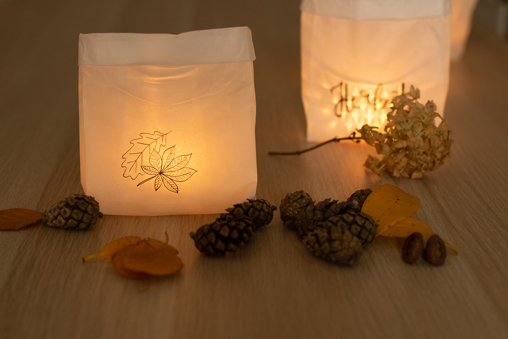Windlichter aus Brottüten selber machen - DIY Herbstdeko - DIY Blog ...